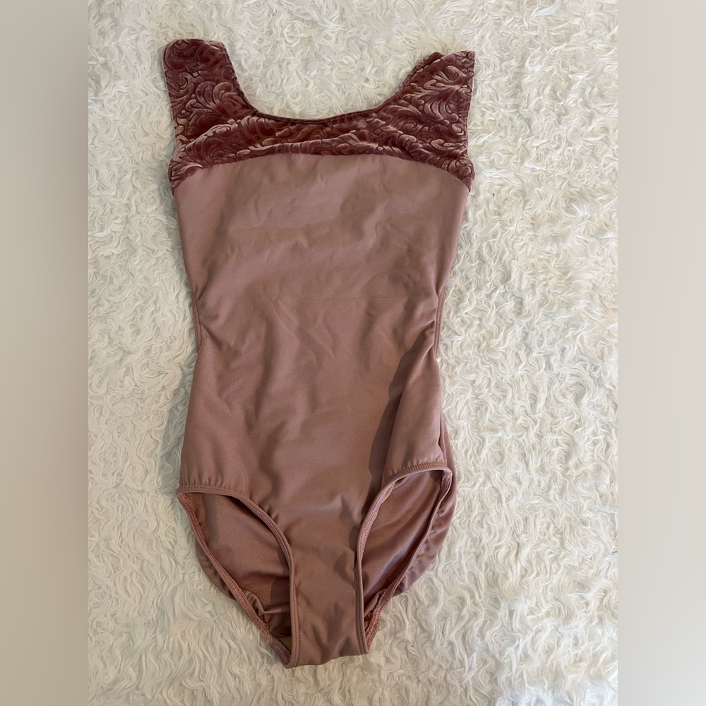 Eleve Dancewear, Pink Velvet Details - Gem